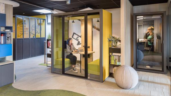 Structa progresse sans bruit avec sa cabine acoustique | Bref Eco