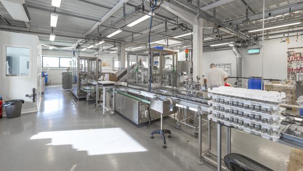 Strand Cosmetics Europe passe en mode industriel | Bref Eco